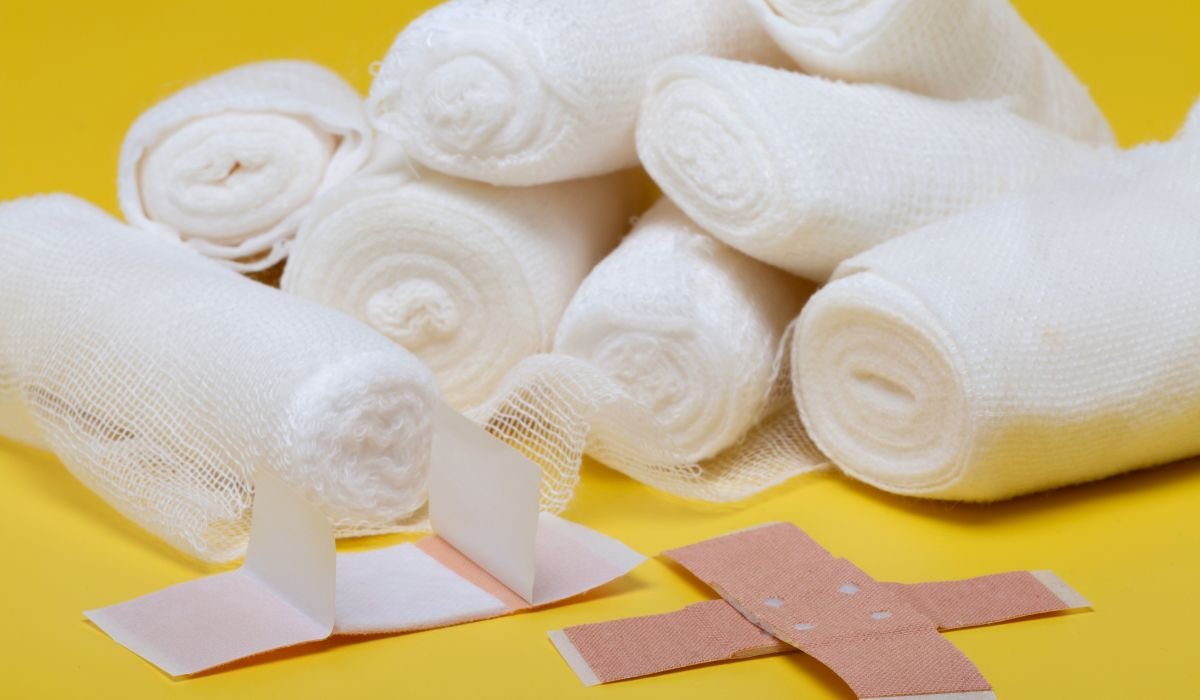 Essential First Aid Supplies For Ducks (+13 Basic Things)