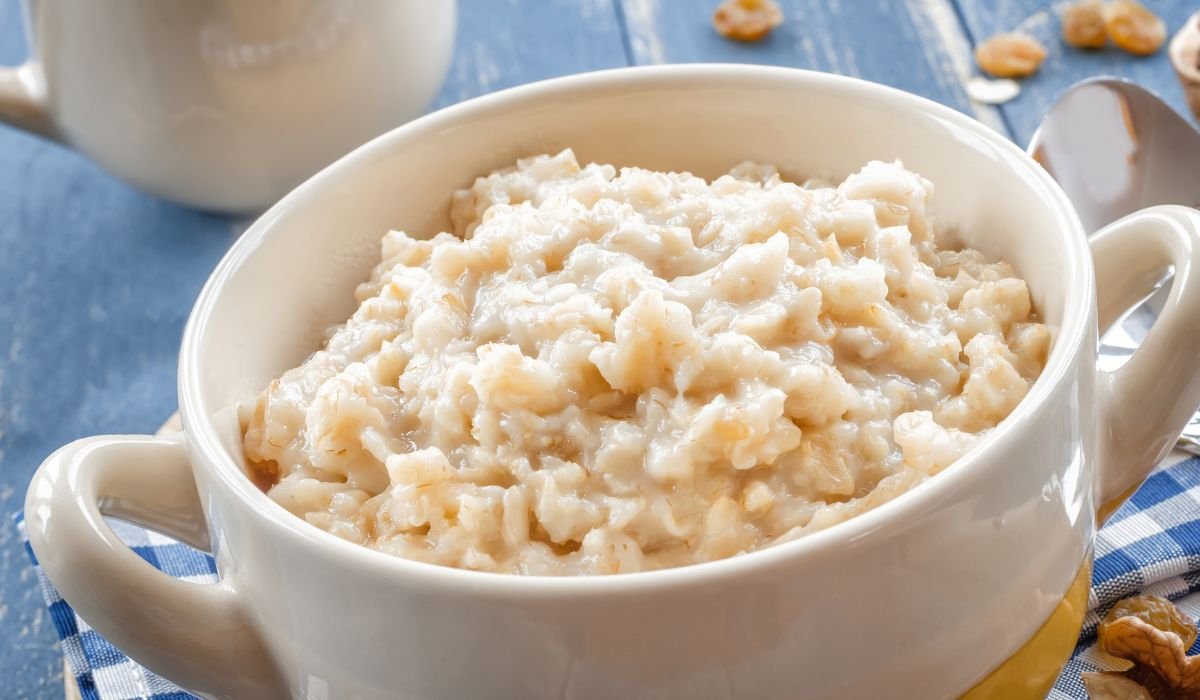 Can Ducks Eat Oats? [Safe But 2 Risk Associated]