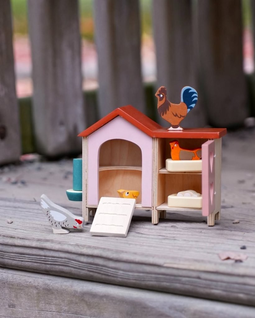21 CRAZY Chicken Coop Toys Your Hens Will LOVE! (Free & Fun)
