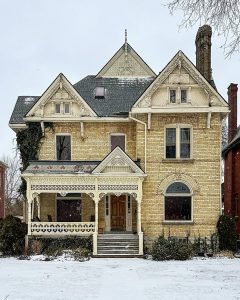 12 Stunning Yellow Brick House Exteriors You’ll Love - FowlFamily - DIY ...