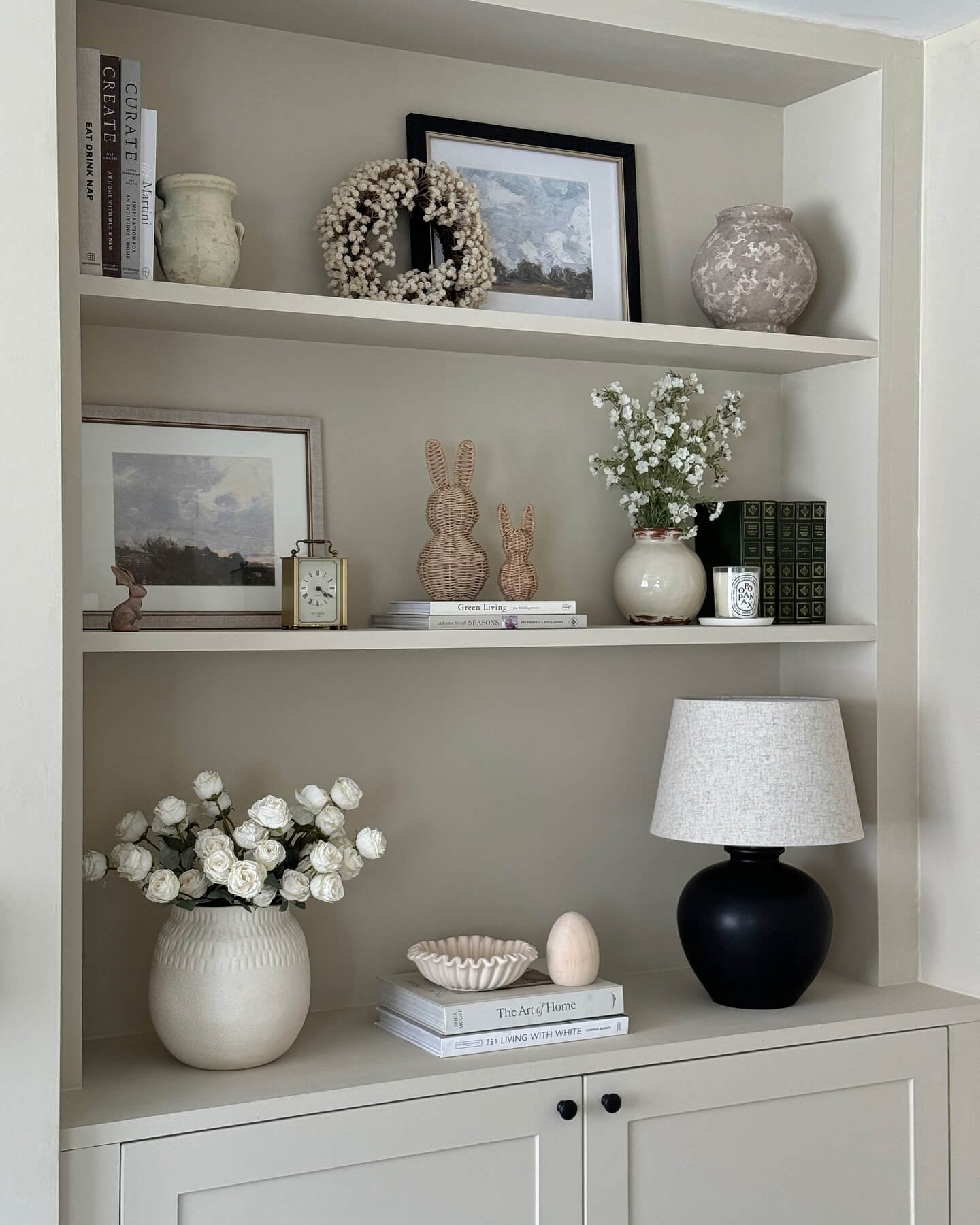 Stunning Gallery Wall Ideas With Shelves To Elevate Your Home Decor ...