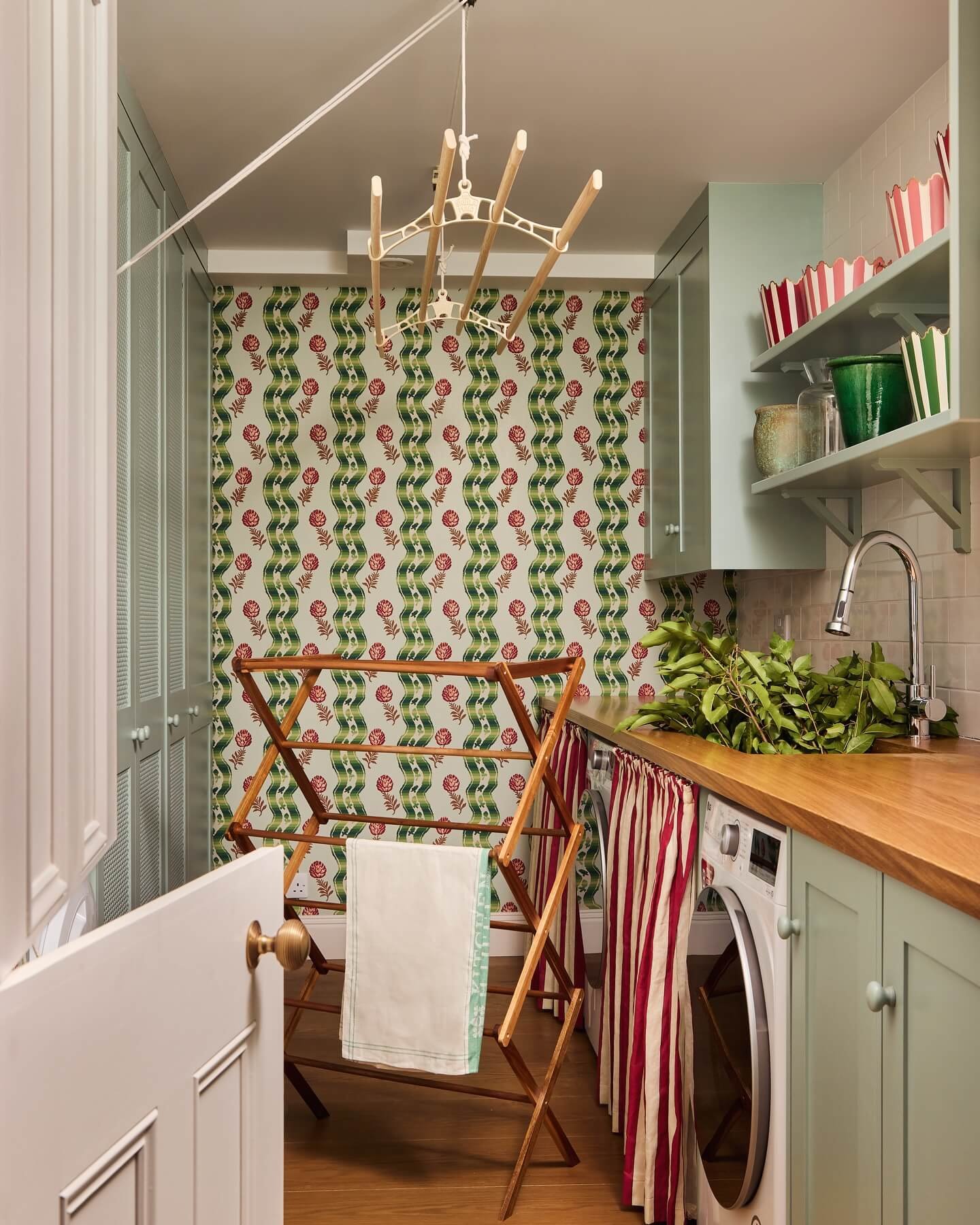 19 Clever Laundry Room Drying Rack Ideas That Maximize Space And Style ...