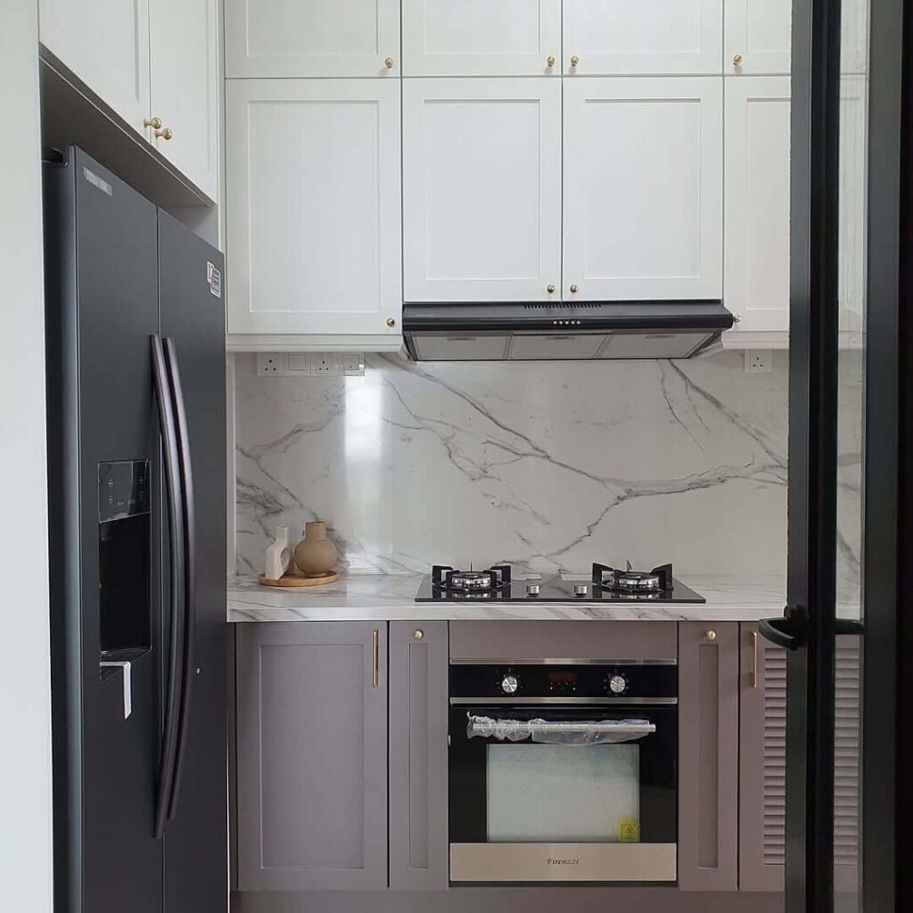 Genius Kitchen Cabinet Storage Ideas That Maximize Space & Cut Clutter ...
