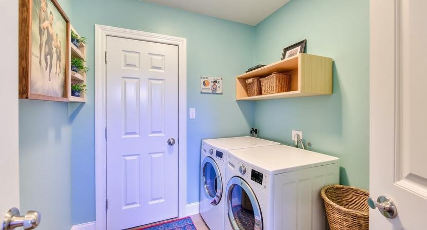 22 Small Galley Laundry Room Ideas For Maximum Efficiency - FowlFamily ...